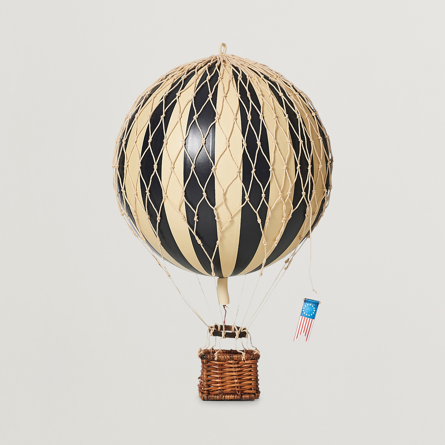 Authentic Models Floating The Skies Balloon Black - Acheter Authentic Model