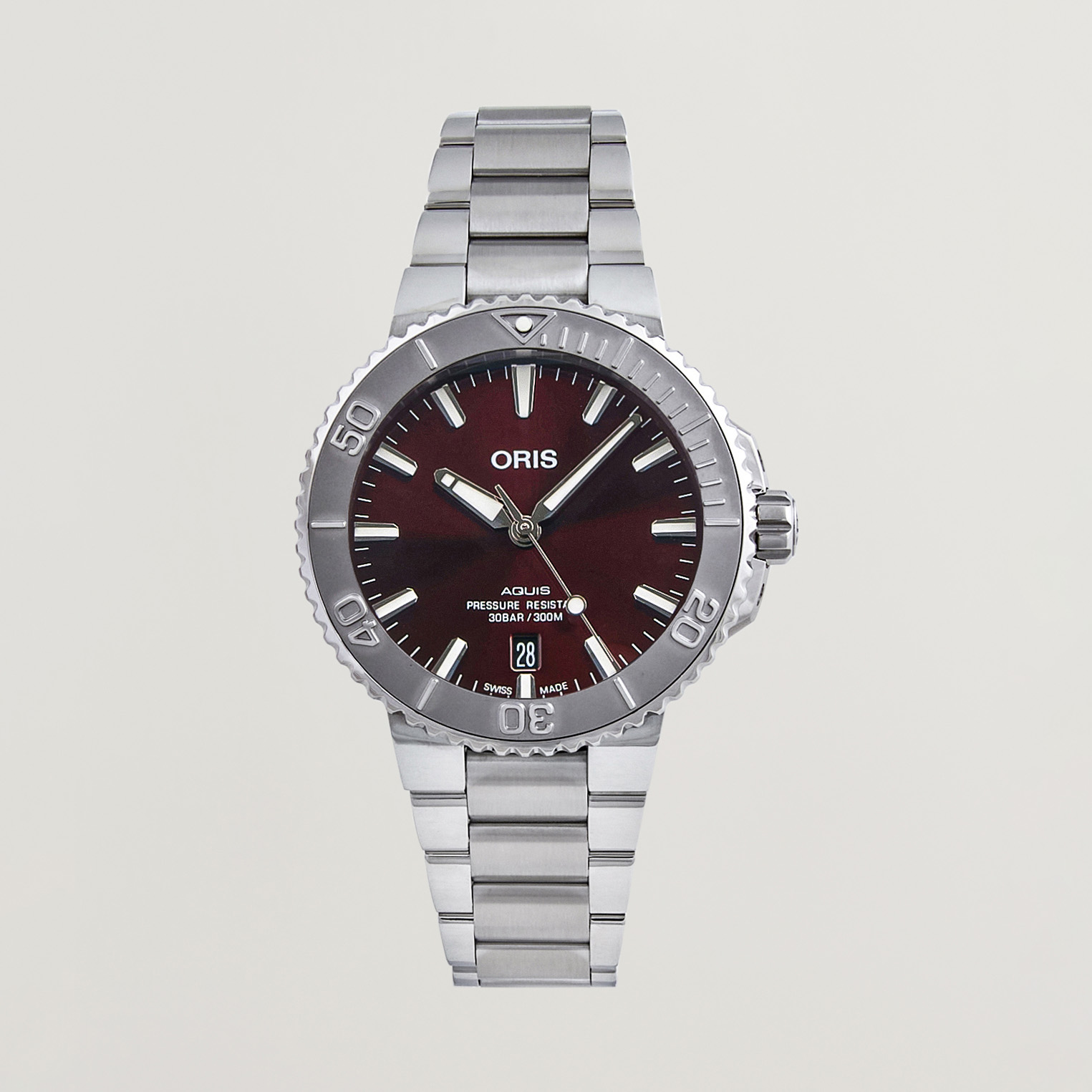 Oris Aquis Date 41,5mm Cherry - Acheter Oris CareOfCarl.fr.