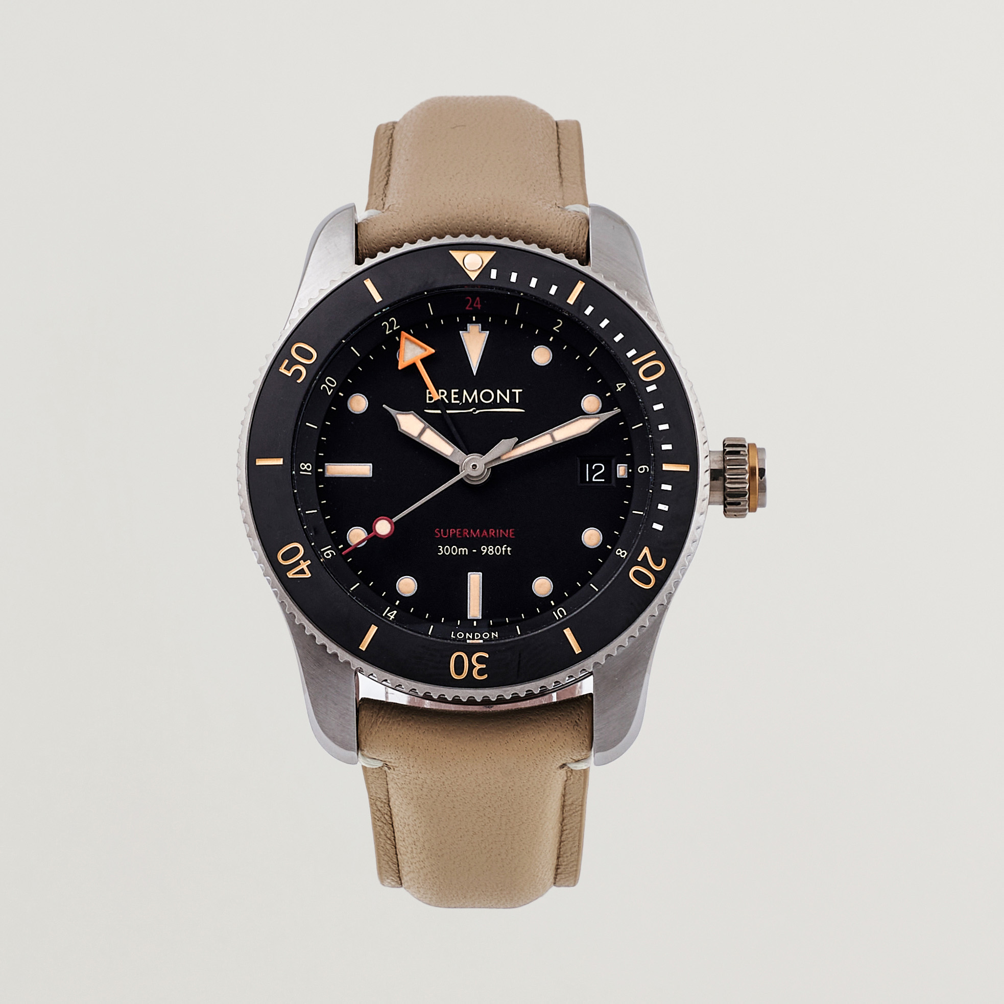 Bremont S302 GMT Diver 40mm Sahara - Acheter Bremont CareOfCarl.fr.