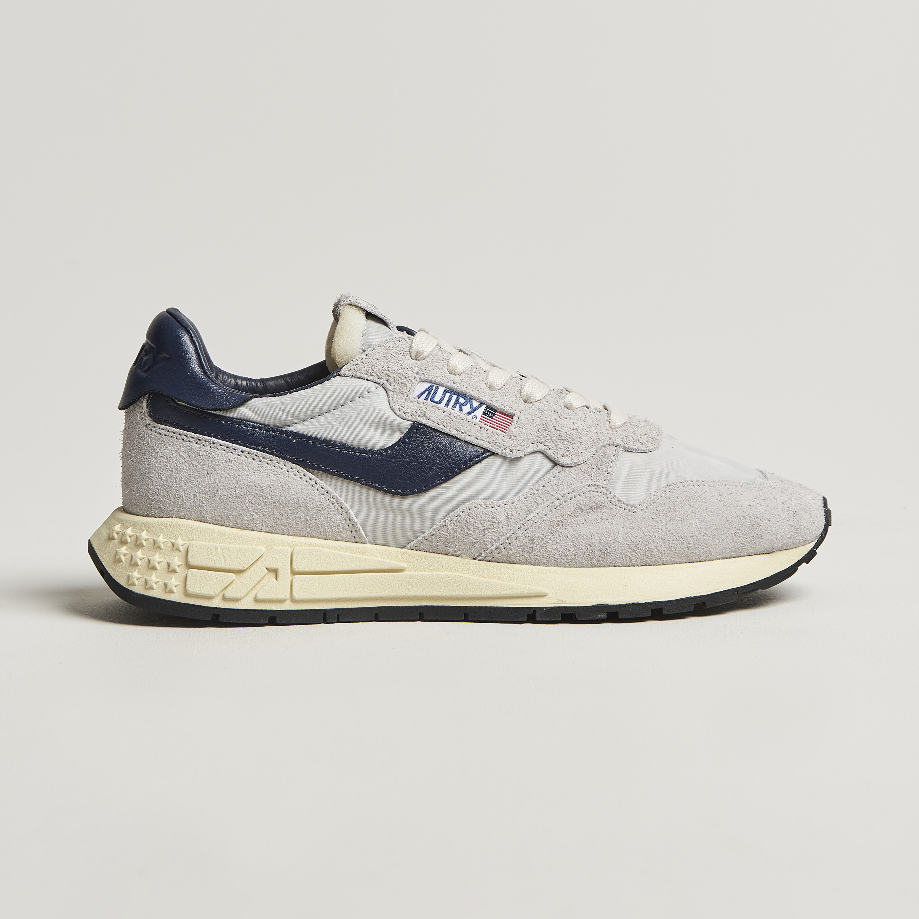 Autry Reelwind Running Sneaker Grey - Acheter Autry CareOfCarl.fr.