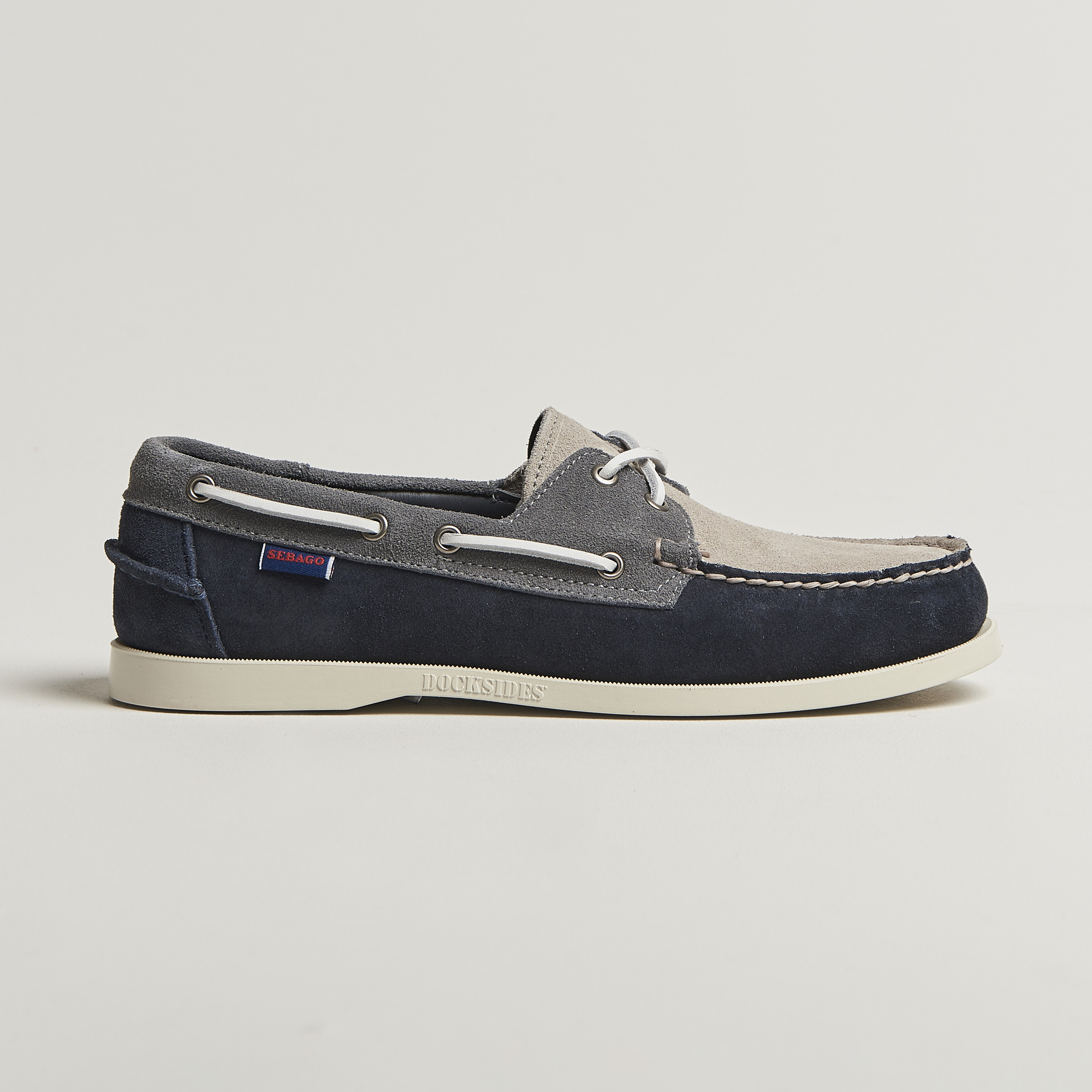 Sebago Docksides Portland Jib Boat Shoe Navy/Grey - Acheter Sebago CareOfCa