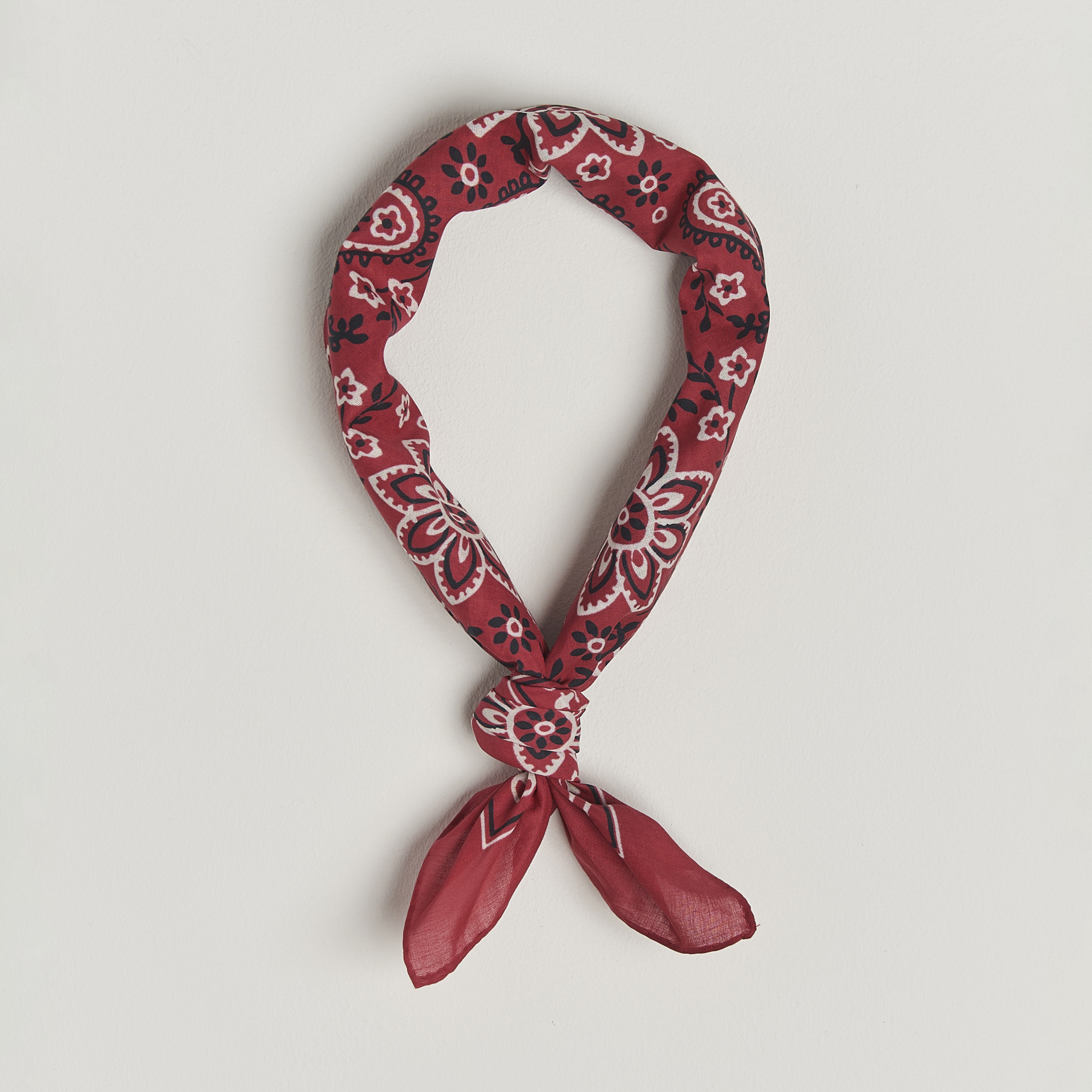 Drake's Classic Paisley Bandana Red - Acheter Drake's CareOfCarl.fr.