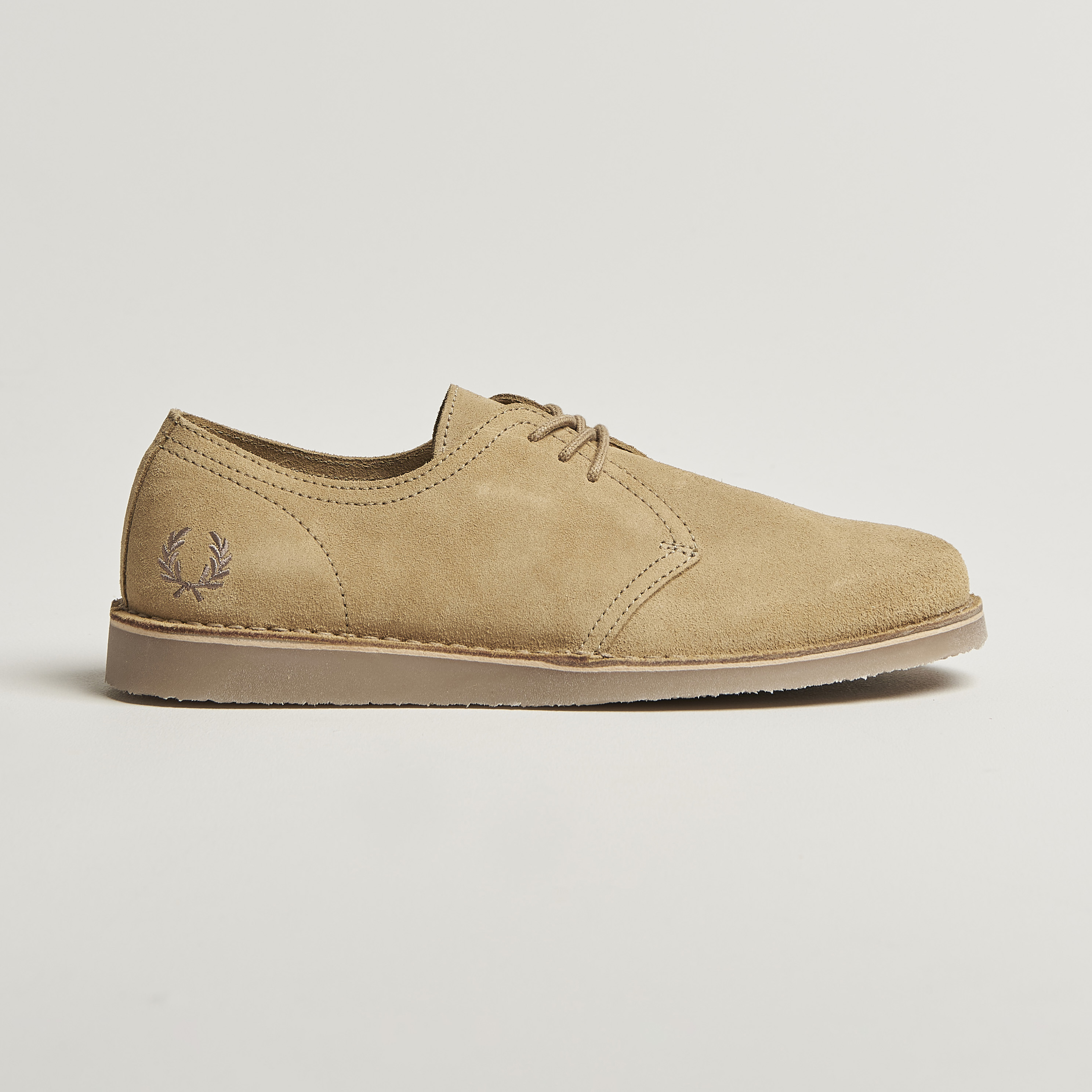 Fred Perry Linden Suede Derby Warm Stone - Acheter Fred Perry CareOfCarl.fr