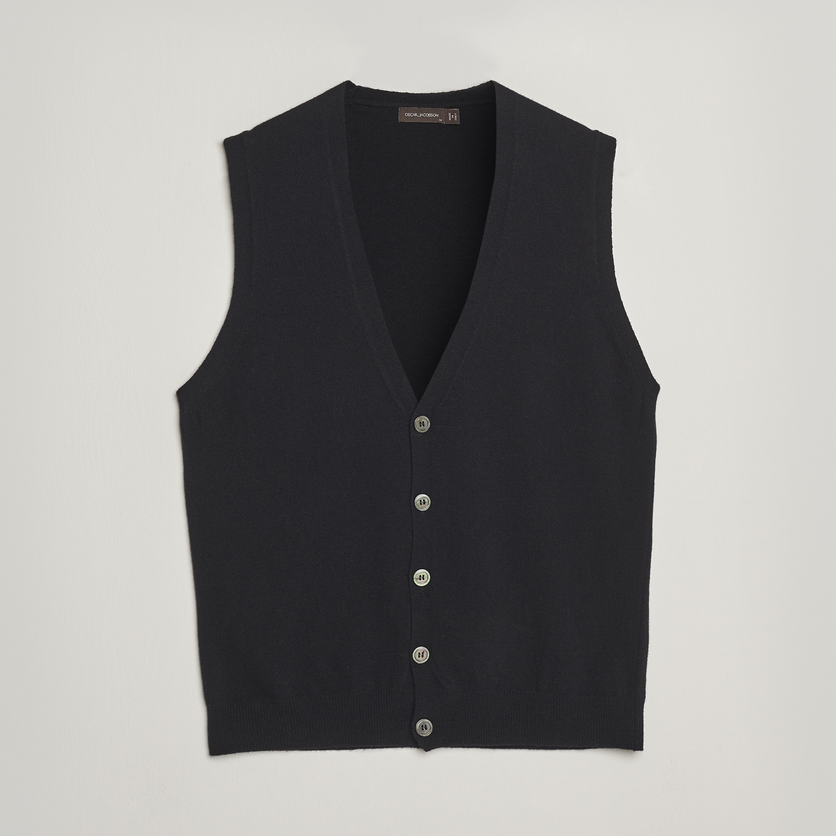 Oscar Jacobson Guiseppe Buttoned Vest Black - Acheter Oscar Jacobson CareOf
